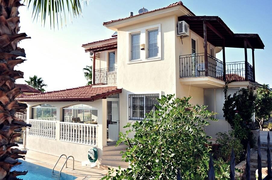 4-bedroom villa with pool in Ovacik
